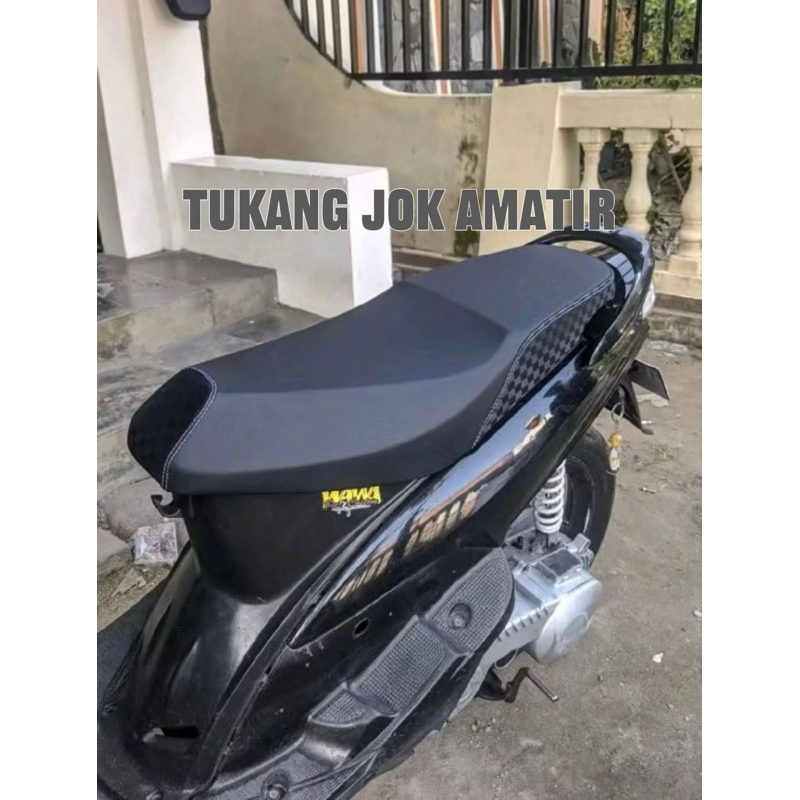 Jual Kulit Jok Motor Kulit Jeruk Samping Catur + Logo Mbtech Sarung Jok Motor Beat, Vario ...