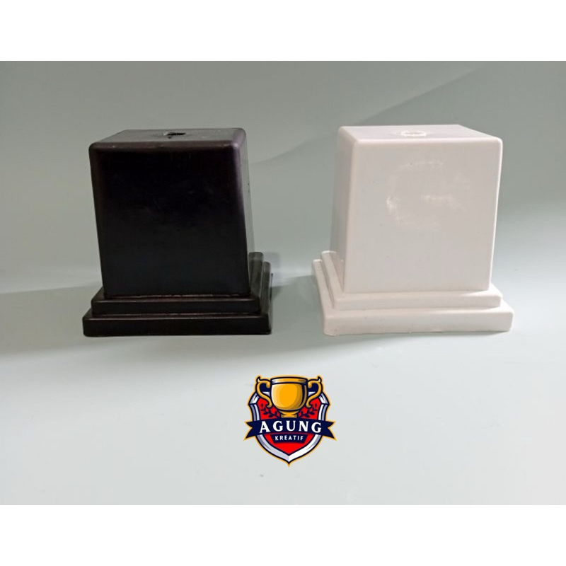 Jual Tatakan Piala W4 Hitam / Putih Ready Stock | Shopee Indonesia