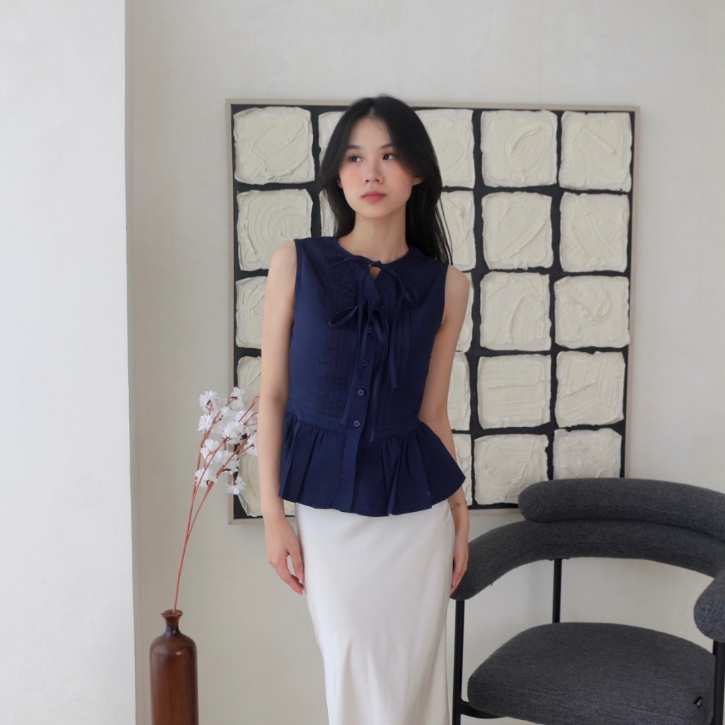 Jual BAECHIC.CO - Haerin Ruffle Top | Atasan Wanita Casual Korean Style ...