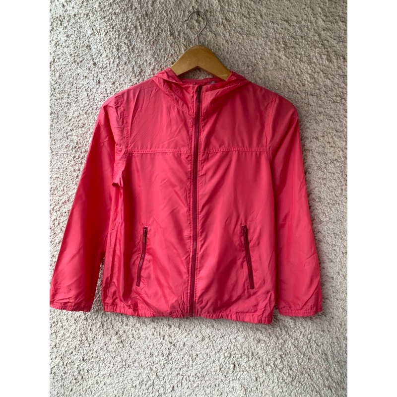 Jual JAKET UNIQLO PARASUT RUNNING | Shopee Indonesia