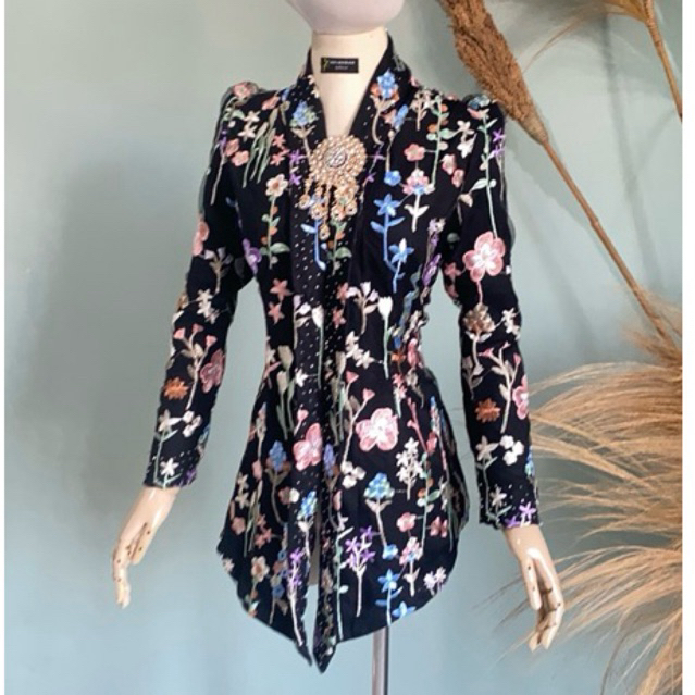 Jual SEVENBEE - Kebaya Bunga Garden Kutubaru Kartini Solo Jogja Jawa ...