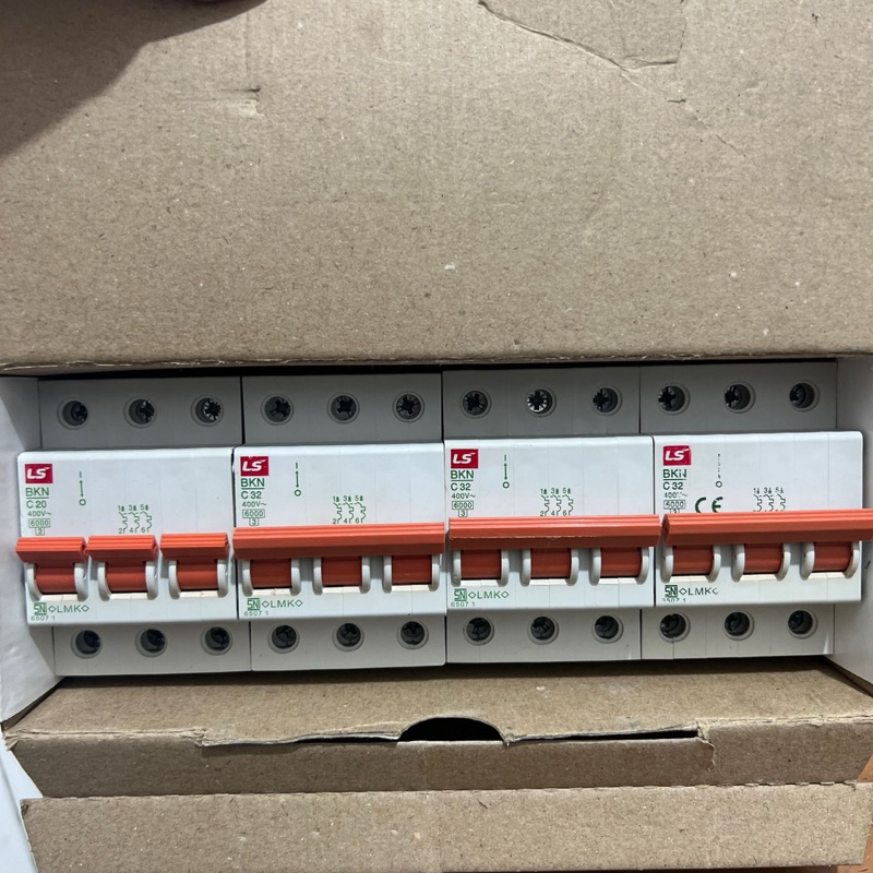 Jual MCB LS BKN 3P 3Phase 32A 6kA Original | Shopee Indonesia