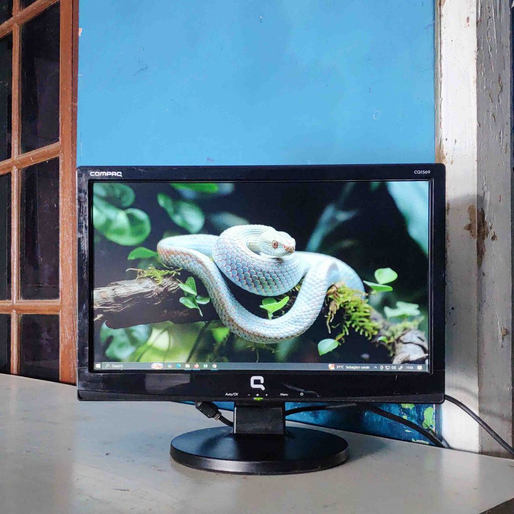 Jual Monitor Merk Compaq Lcd 16 Inch HD Wide Kondisi Normal Murah ...