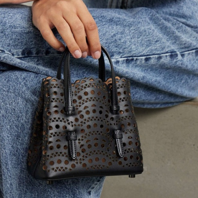 Jual ALA*A MINA 16 VIENNE WAVE | Tas Alaia | Alaia mina 16 | Mini ...