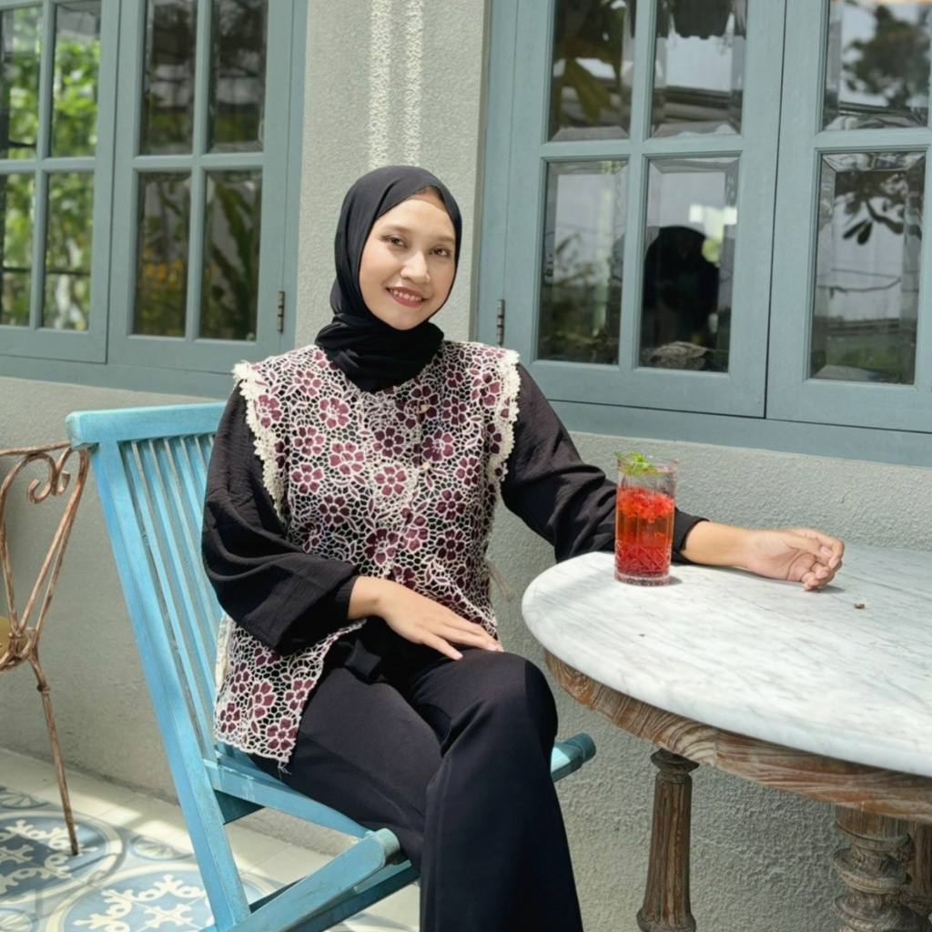 Jual Delova Wardrobe - VEST RHEA Rompi Brukat Modern Casual | Vintage ...