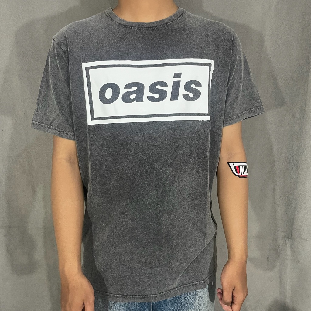 Jual T Shirt Band Official OASIS - DECCA LOGO STONE WASH Original | Shopee Indonesia