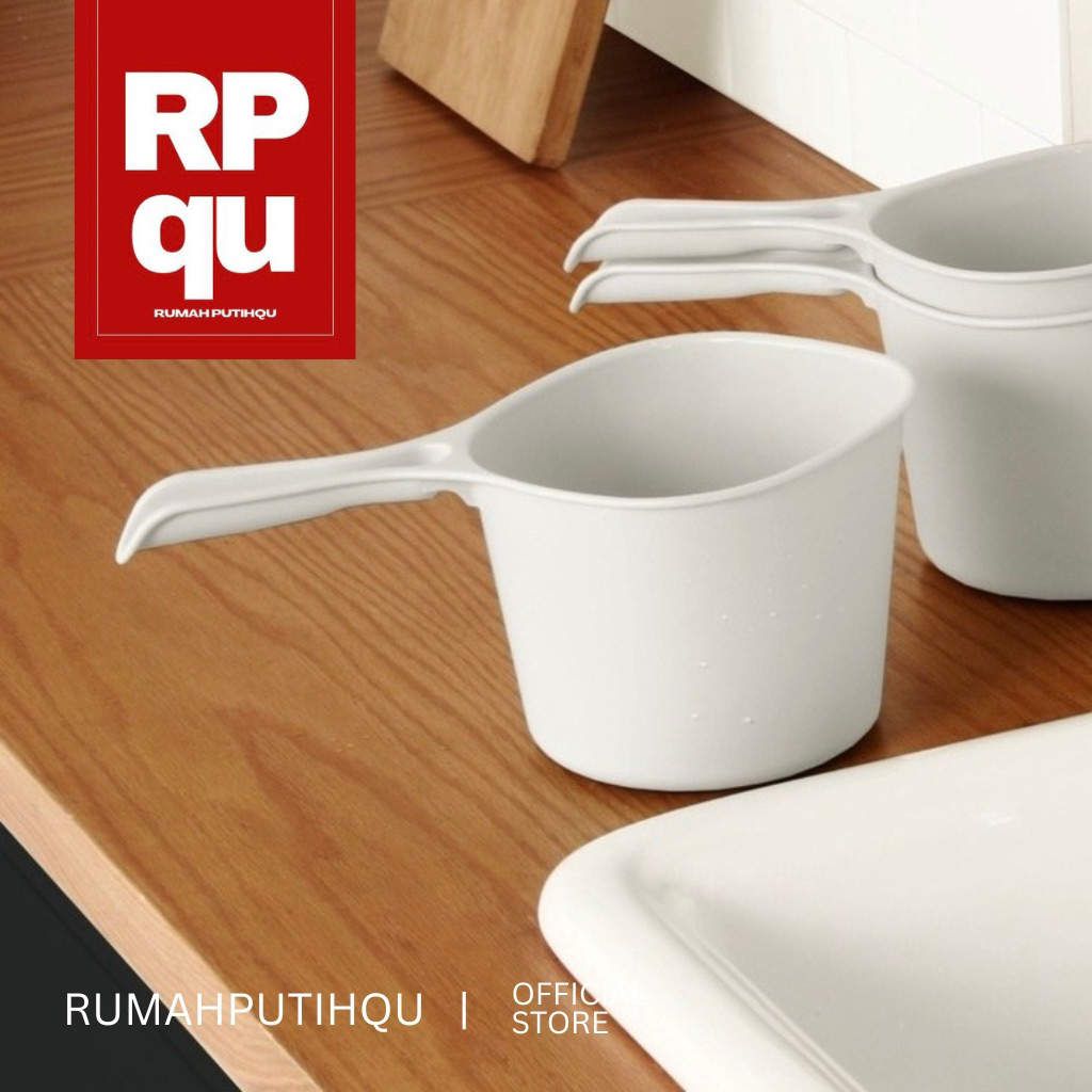 Jual Gayung Mandi Putih Plastik Estetik - RPQU | Shopee Indonesia