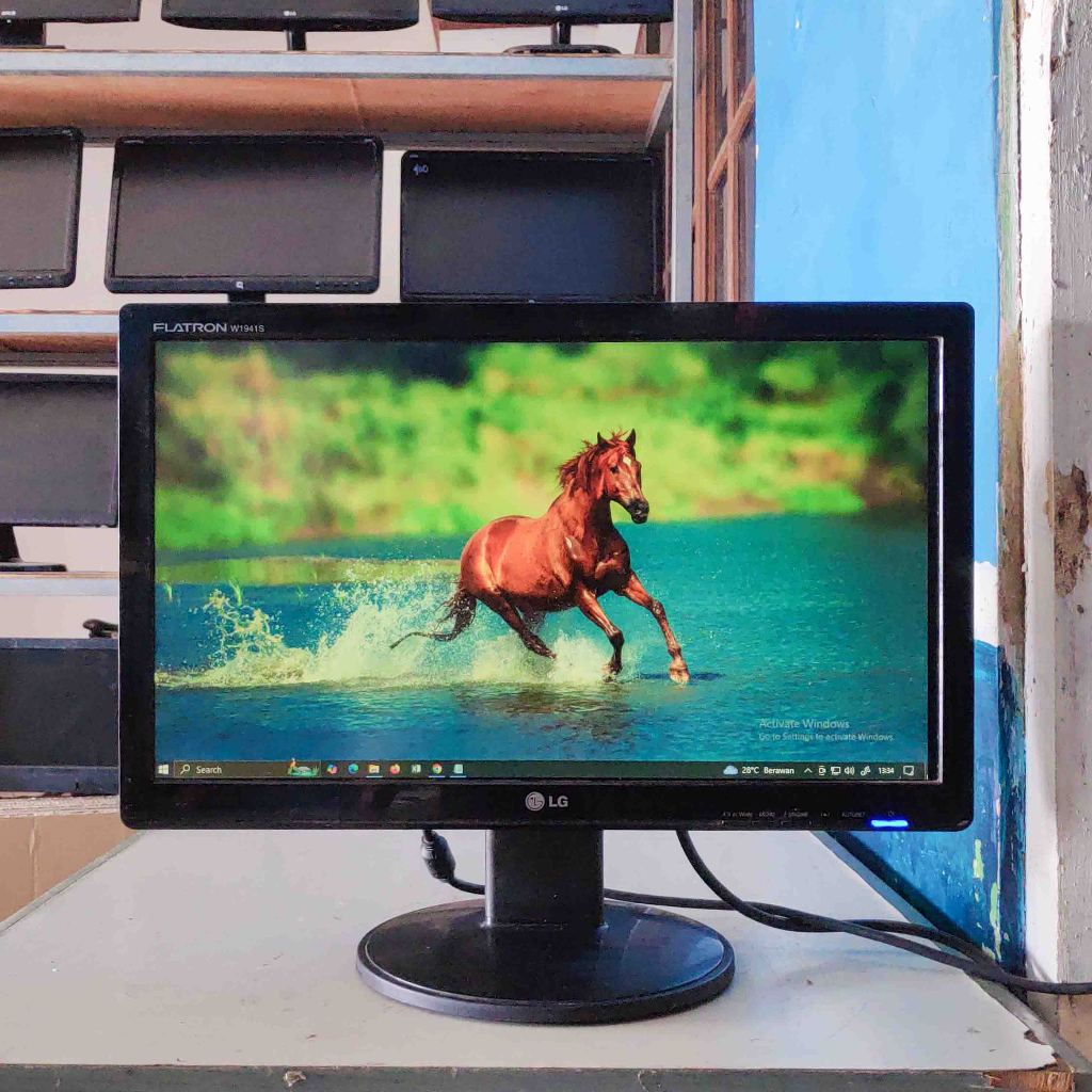 Jual Monitor Merk LG 19 Inch HD+ LED Wide Kondisi Normal Murah | Shopee ...