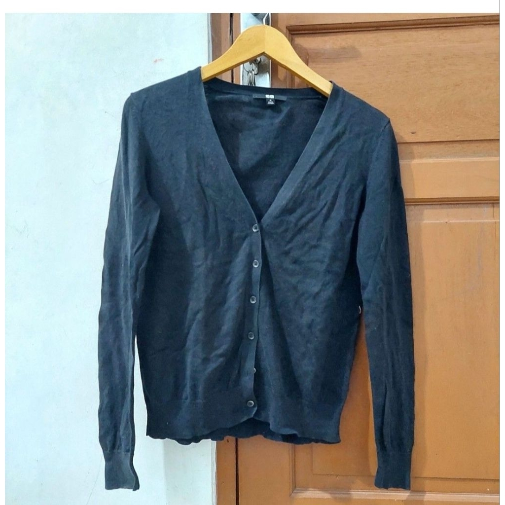 Jual Cardigan Hitam Uniqlo | Shopee Indonesia