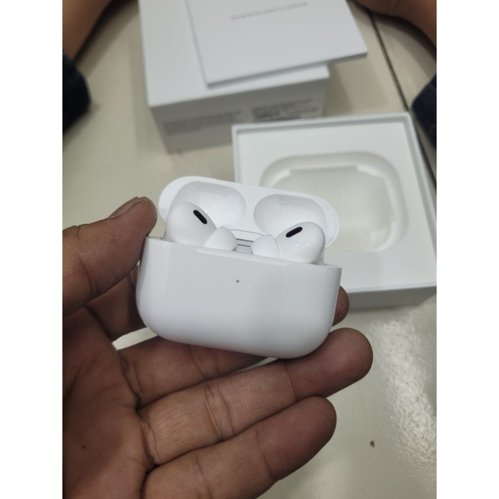 Jual airpod pro [2nd generation] original kondisi like new cakep ...