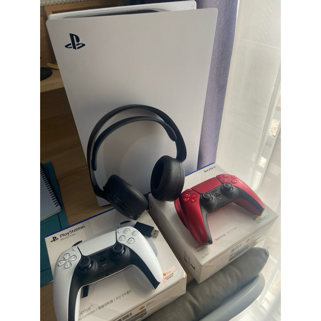 Jual PS5 Fat Digital Version + 2 wireless Controller + Headphone Sony ...
