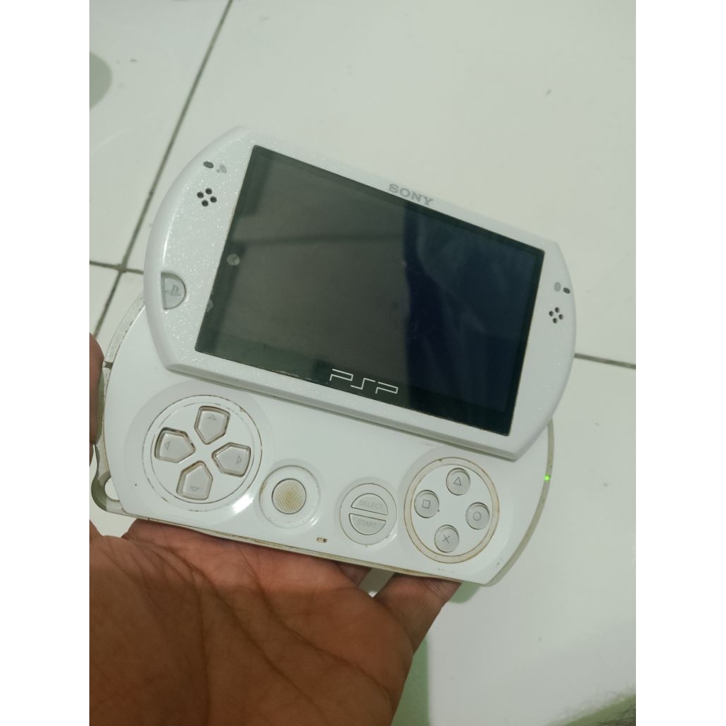 Jual psp go putih second normal bersuara tapi tak tampil gambar ...