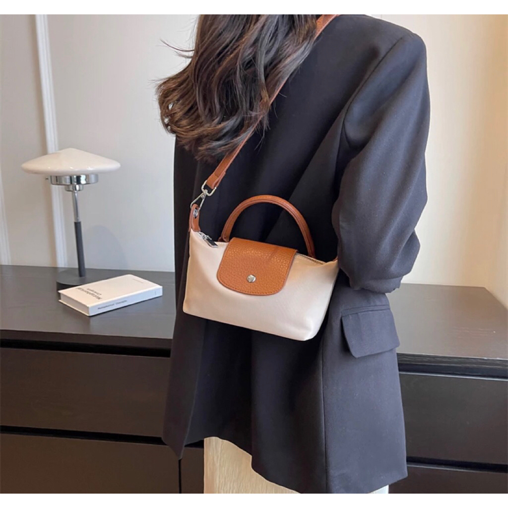 Jual Tas Selempang Mini Elegan Wanita Bahan Nylon / Mini Slingbag ...
