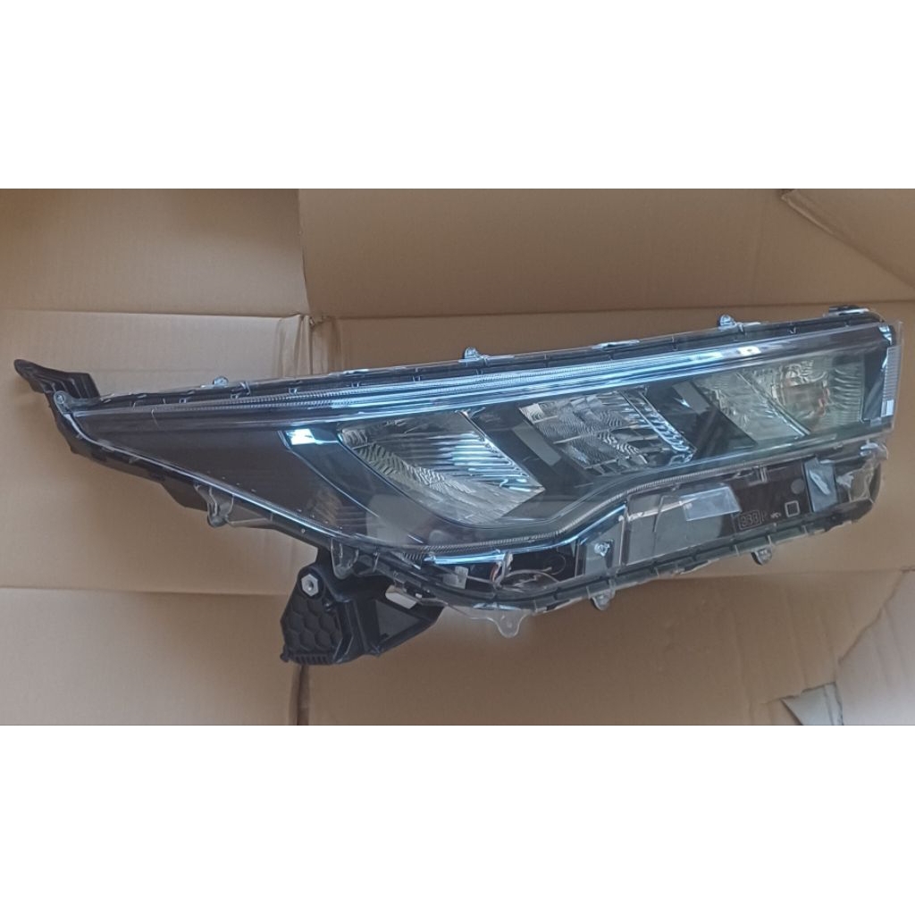 Jual Headlamp Lampu Depan Innova Zenix Original Baru - Kiri | Shopee ...