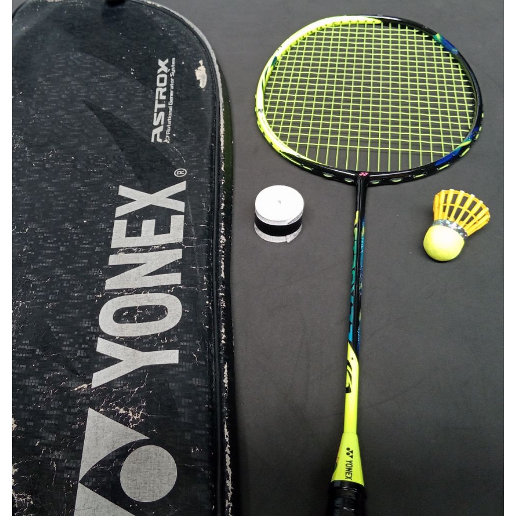 Jual Raket badminton bulutangkis bekas second original yonex astrox 77 ...