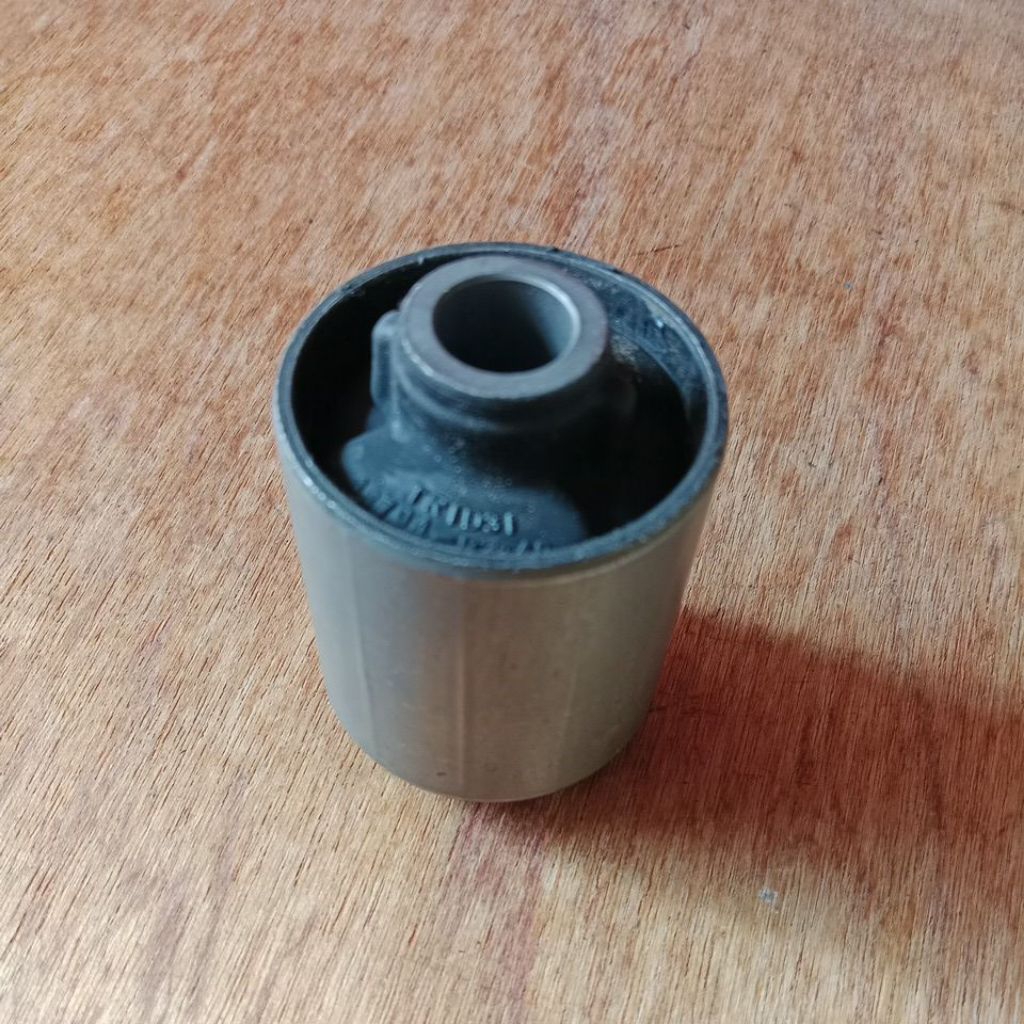 Jual Bushing Bosh ARM belakang Toyota ALL New Avanza Veloz Xenia 48704 ...
