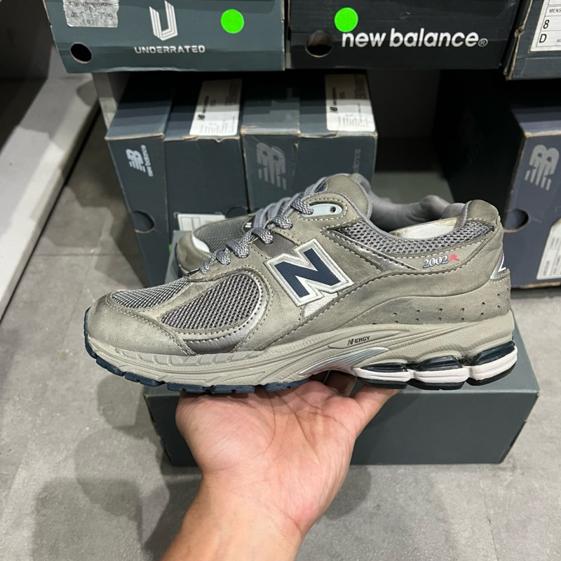 Jual New Balance 2002R Light Grey #W272 | Shopee Indonesia