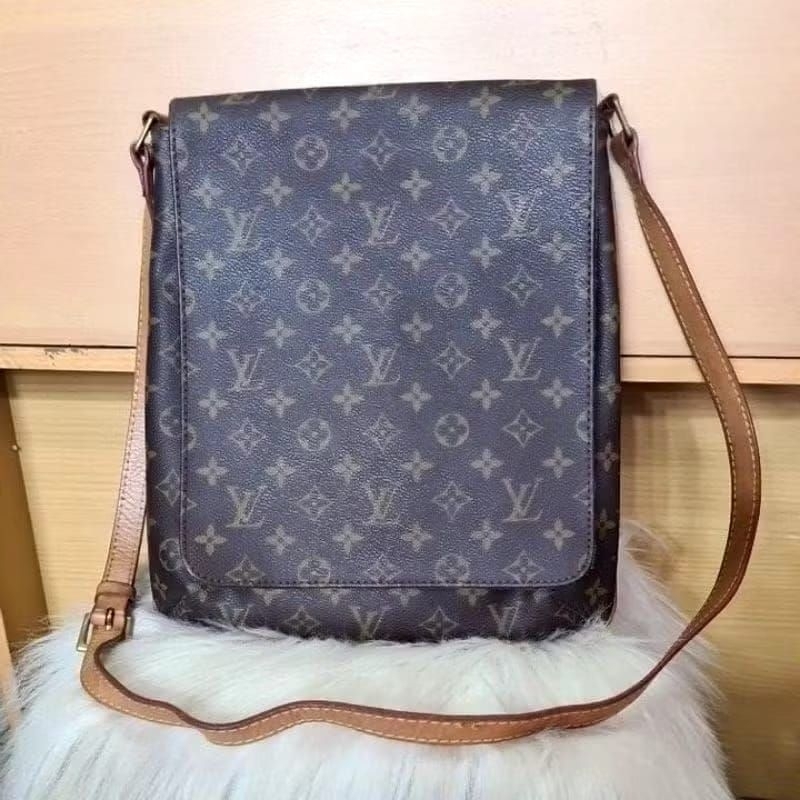Jual Tas Kulit Estetic Selempang ELVONG | Shopee Indonesia