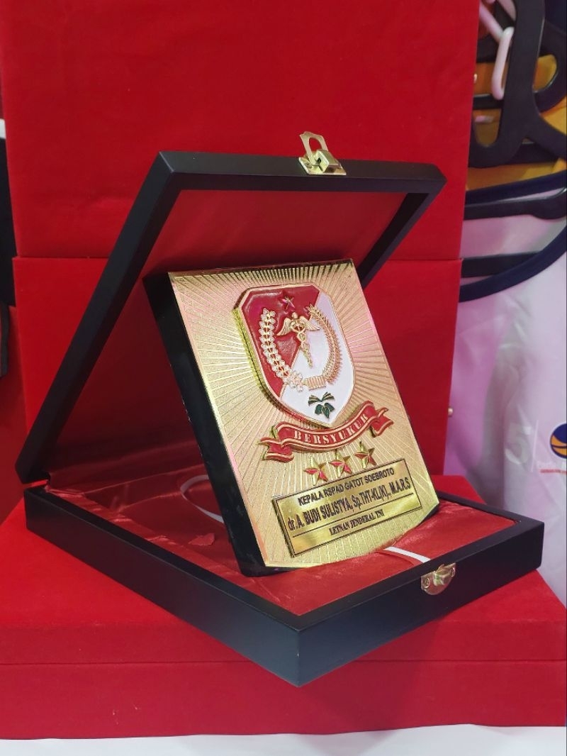 Jual Plakat kotak kayu/Vandel kayu custom exclusive | Shopee Indonesia