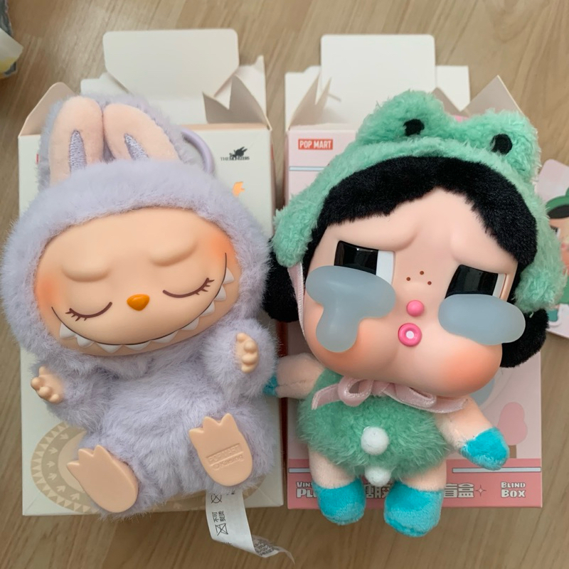 Jual pop mart figurines: labubu v2 have a seat zizi, cry baby crying ...