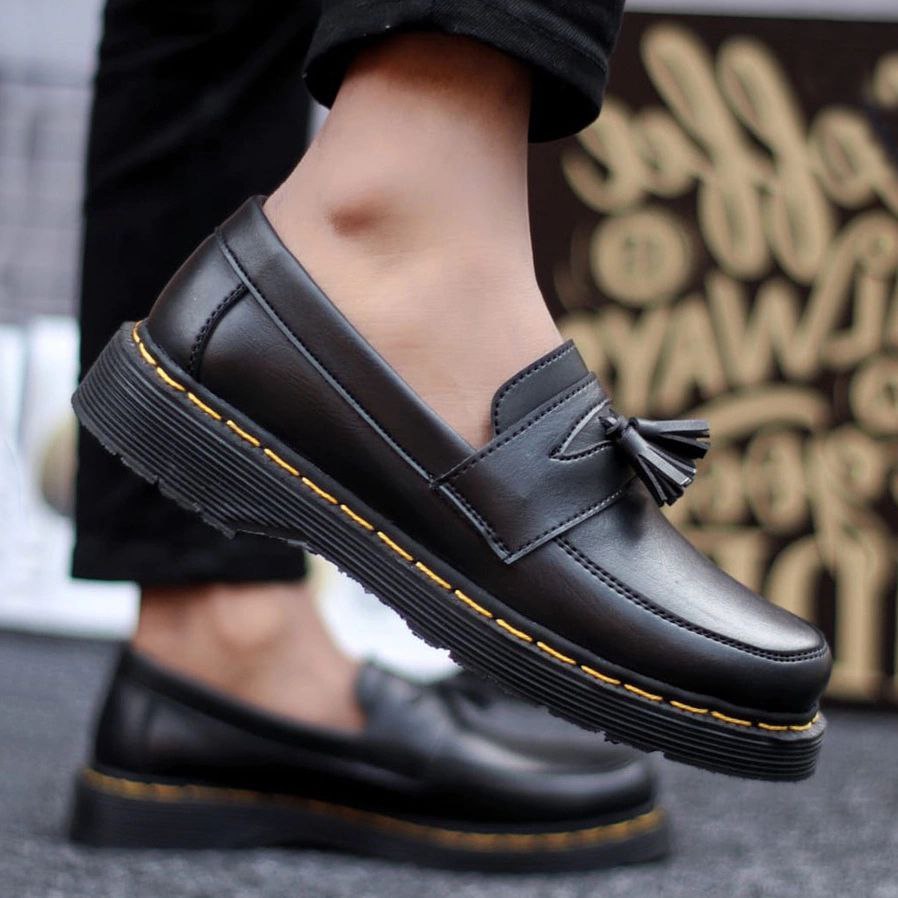 Jual loafers docmart kantor sekolah lonceng loafers slip on trendy ...