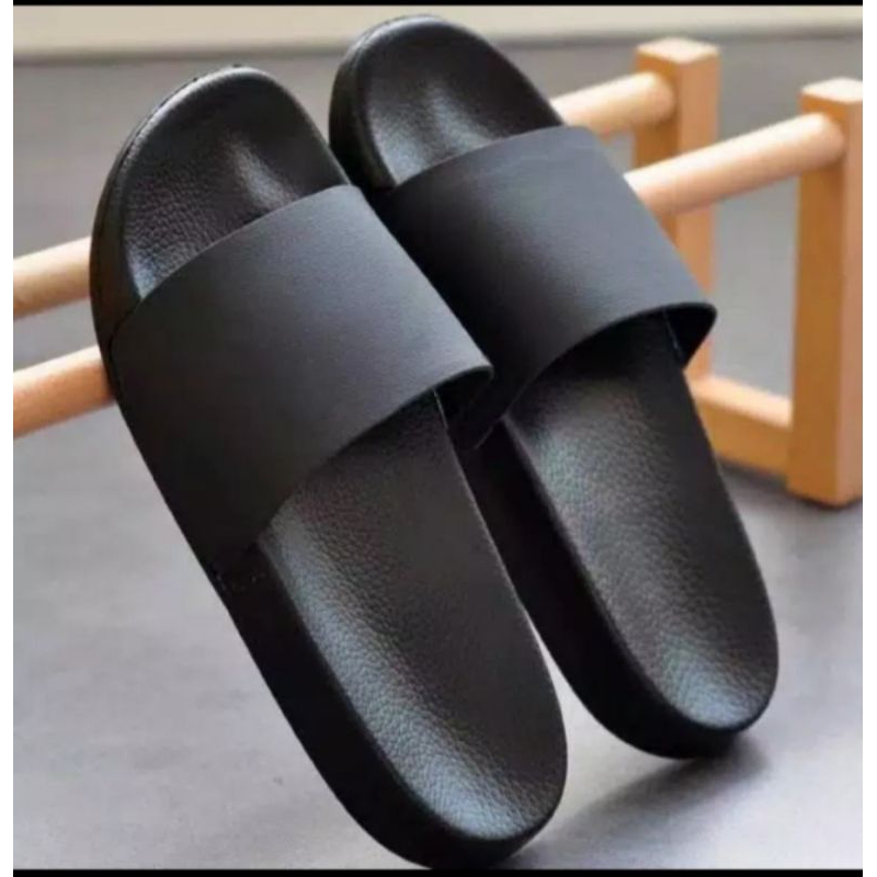 Jual sendal slop hitam Kuwat dan awet | Shopee Indonesia