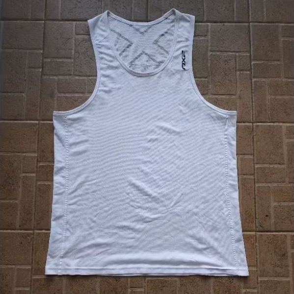 Jual Singlet Running 2XU Men's White Black Original size fit to M ...