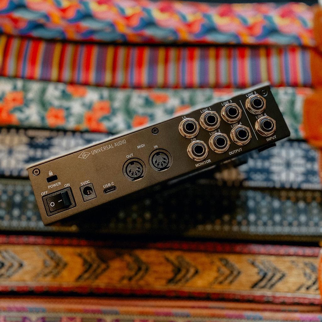 Jual Universal Audio Volt 4 4-in/4-out USB Audio Interface Soundcard ...
