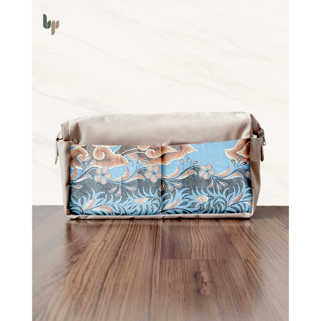 Jual Batik Pouch | Tempat makeup serbaguna | Tas Kosmetik Carry Blue ...