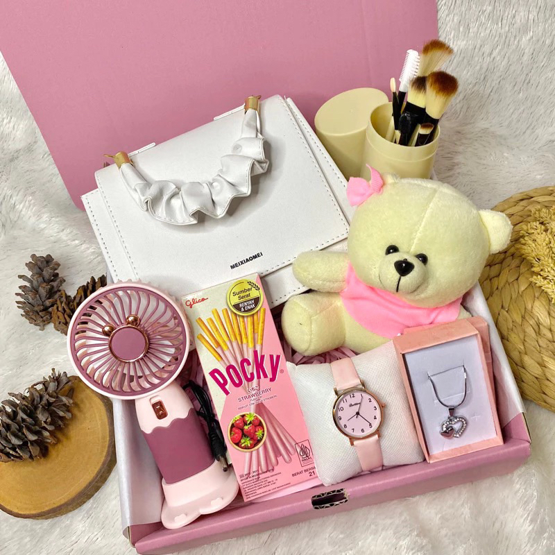 Jual HAMPERS CEWEK SERBA PINK | KADO WISUDA | KADO ANNIVERSARY | KADO ...