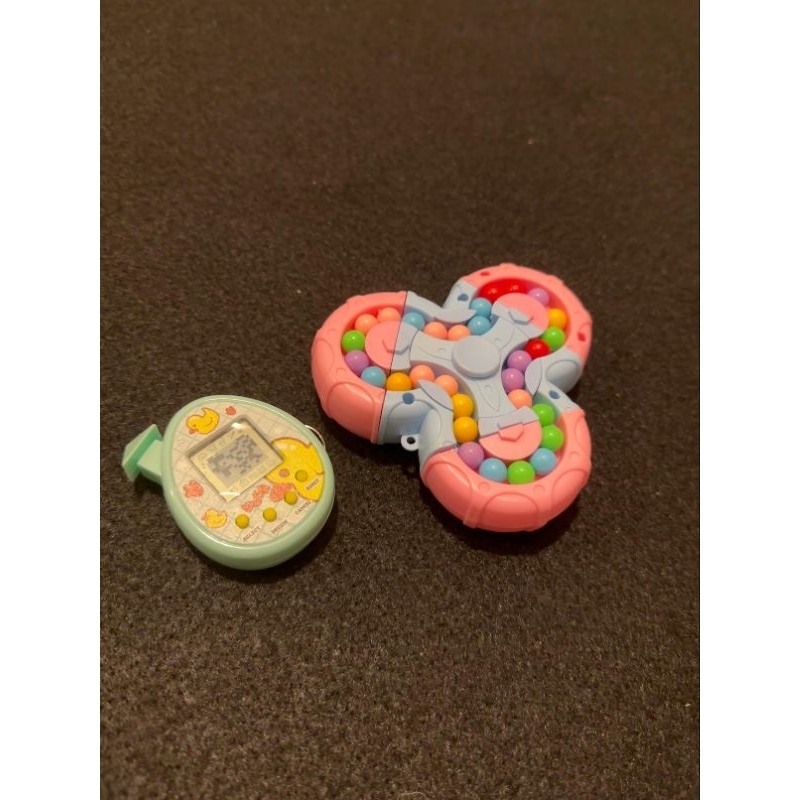 Jual tamagotchi dan fidget spinner | Shopee Indonesia