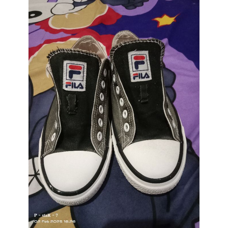 Jual sepatu fila original | Shopee Indonesia