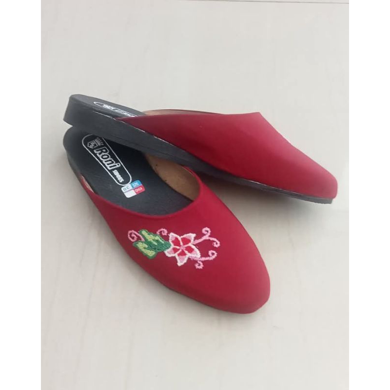 Jual Acc Padang by Roni Shoes - Maron Sandal Teplek Sulaman Peniti Benang Mas/ Oleh-oleh dari ...