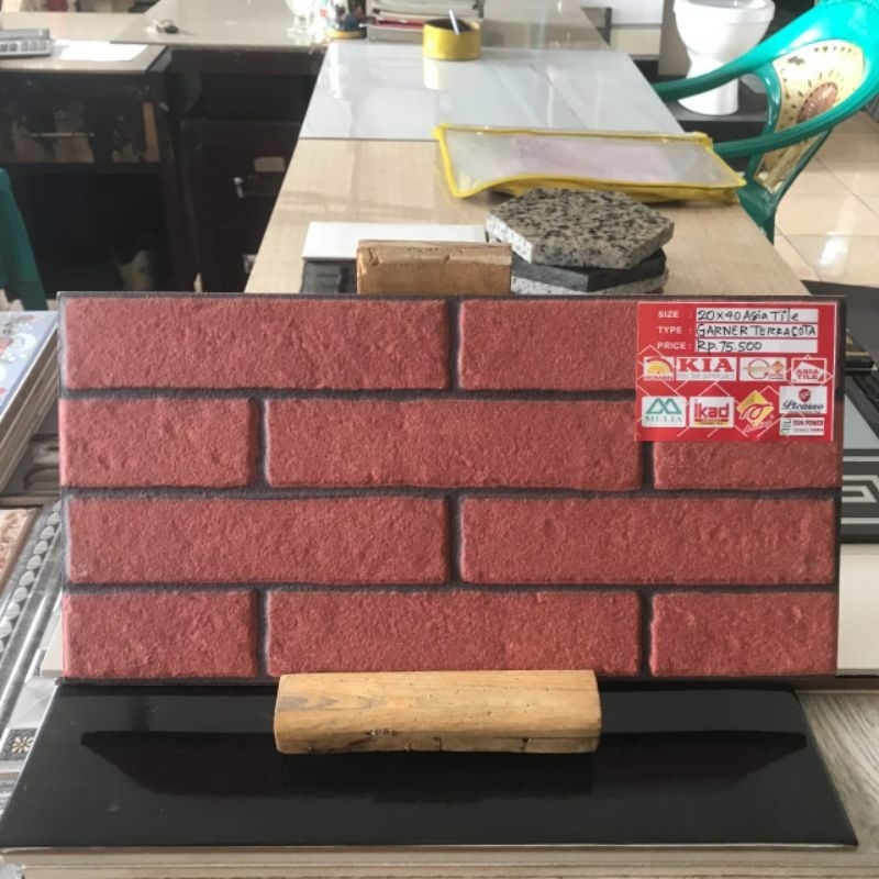 Jual KERAMIK DINDING 20X40 GARNER TERRACOTTA / MATT / ASIA TILE ...