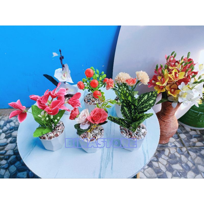 Jual BUNGA HIAS PAKET 3 PCS DENGAN POT BUNGA HIAS ARTIFICIAL TANAMAN ...