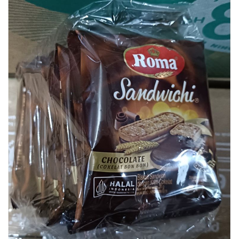 Jual Biskuit Roma Sandwich Chocolate 20g 1 Renceng Isi 10 Sachet ...