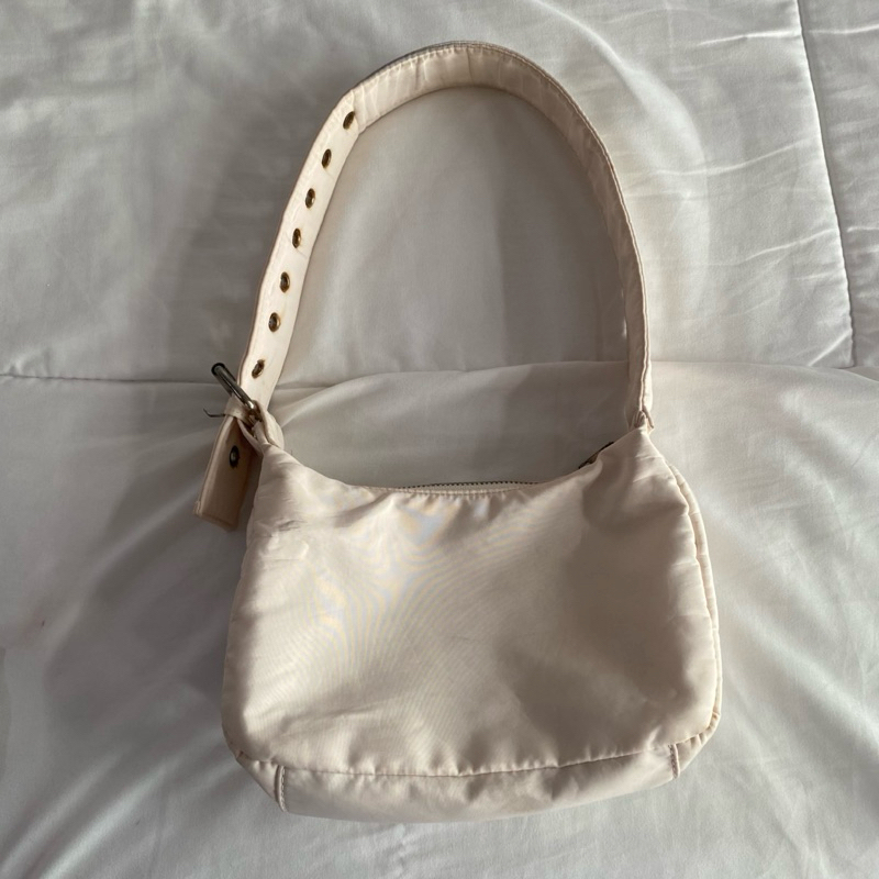 Jual KKV/Oh Some Cream Dunns Nylon Shoulder Bag Tas Pundak Preloved ...
