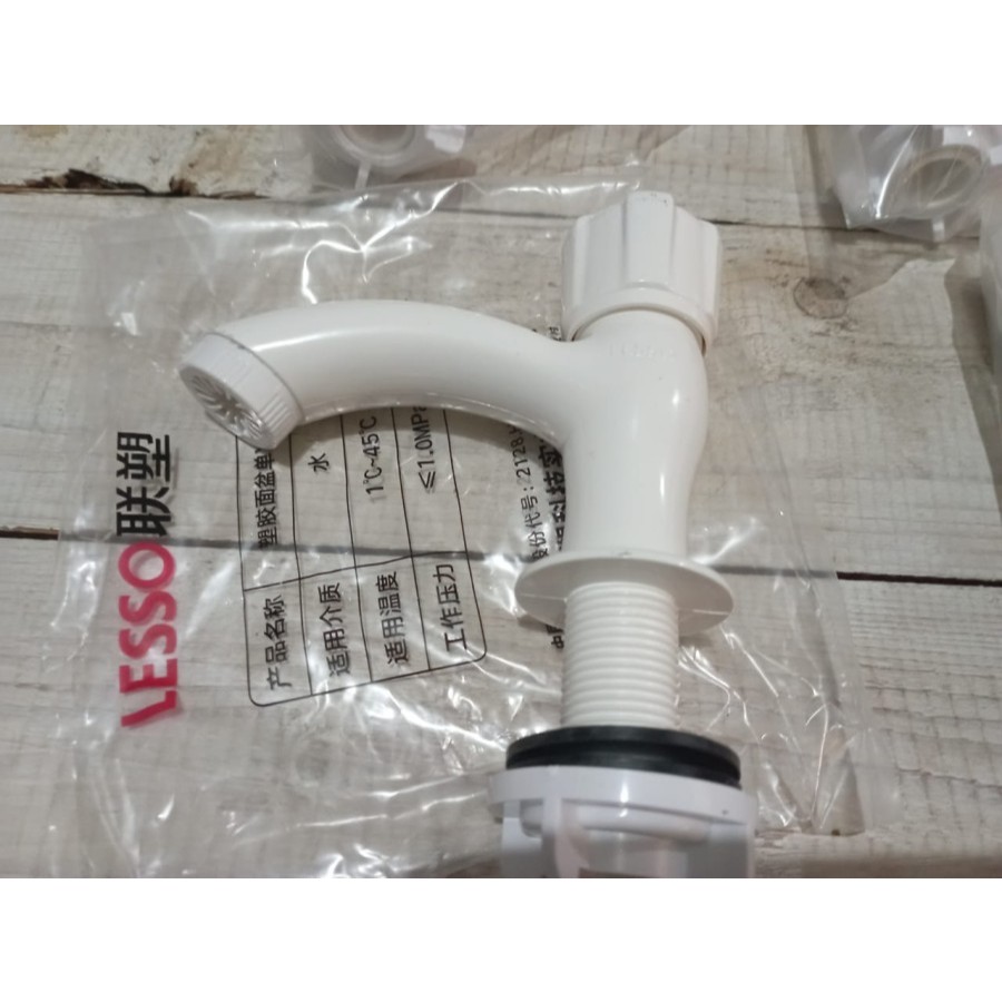 Jual Kran Wastafel 1/2" PVC Plastik LESSO - Type Tanam / Deck. | Shopee ...