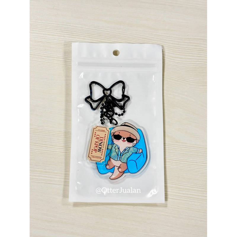Jual Fanmade Keychain - Dino Otter (Pi Cheolin CEO) | Shopee Indonesia