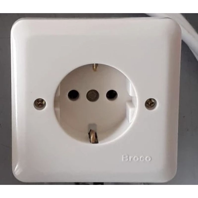 Jual Stop Kontak Inbow New Gee 5511U Broco Cream 5511U Stopkontak ...