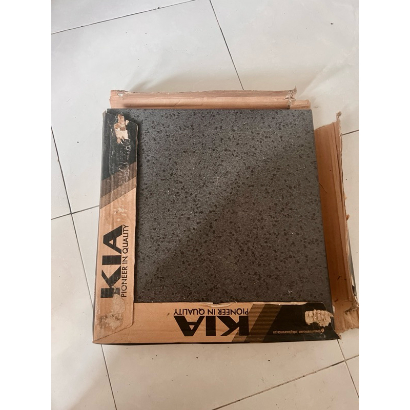 Jual KERAMIK LANTAI DINDING HITAM BLACK KILAP 40 X 40 ASIA TILE FONTE ...