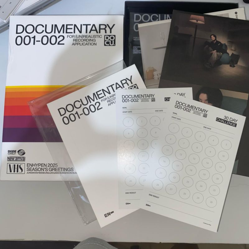 Jual SHARING SEASON GREETING 2025 ENHYPEN CALENDER KALENDER MEMOBOOK ...