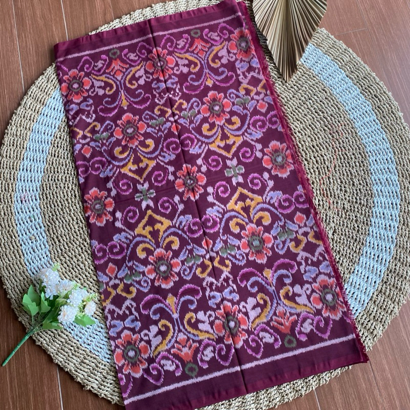 Jual KAIN TENUN ENDEK KHAS BALI MOTIF PATRA MARUN DIMENSI GRINGSING ...