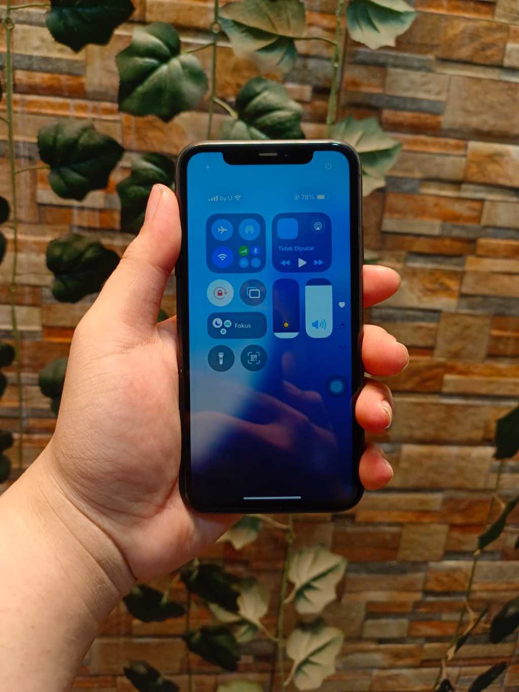 Jual iPhone 11 128GB Black Ex Resmi iBox Murah | Shopee Indonesia