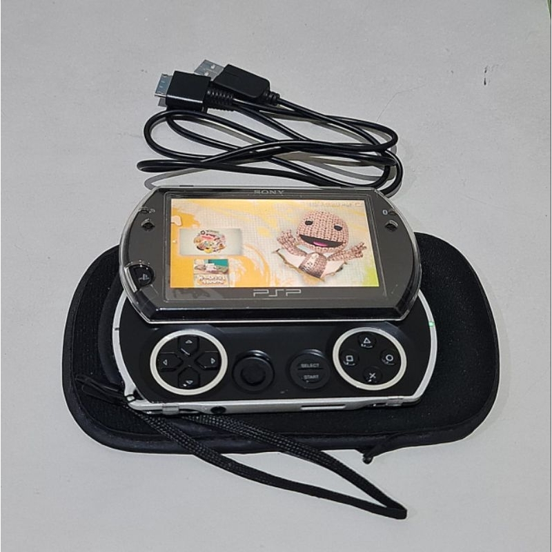 Jual PlayStation Portable GO PSP GO CFW 16 GB Full Games Black Edition ...