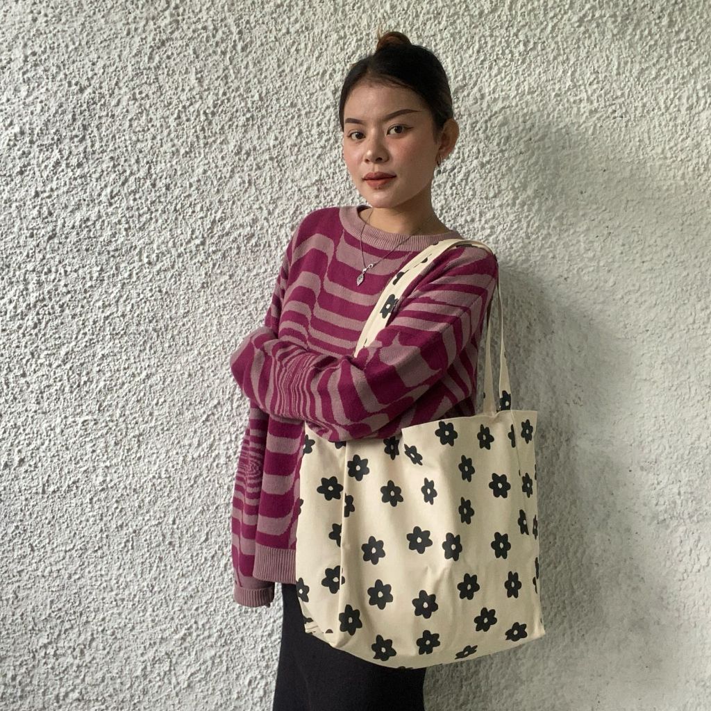 Jual HIPPY LARGE TOTEBAG CANVAS | TOTEBAG BESAR FLORY | Shopee Indonesia