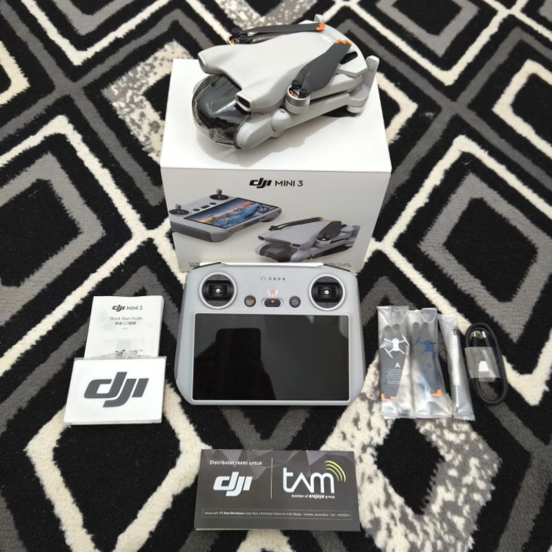 Jual Dji Mini 3 RC Umur 1 Bulan, Baterai CC2 Remote Layar Fullset ...