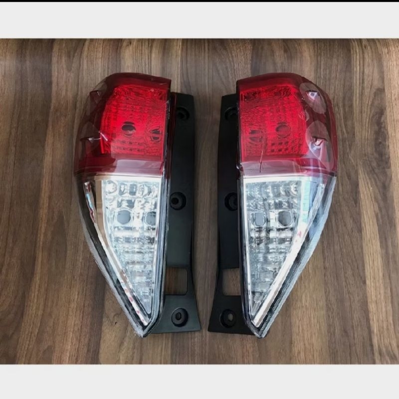 Jual Stoplamp Lampu Belakang Lampu Rem Toyota Innova Reborn Satu Set ...