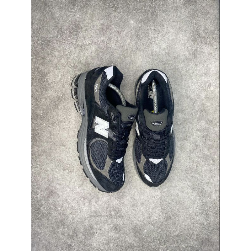 Jual Sepatu Bekas NB 2002r black grey | Shopee Indonesia