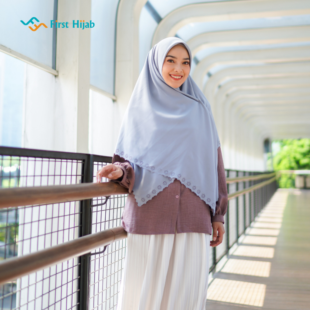 Jual FIRST HIJAB - Hawa Hijab Segiempat Cutting Laser 130x130 cm Bahan ...